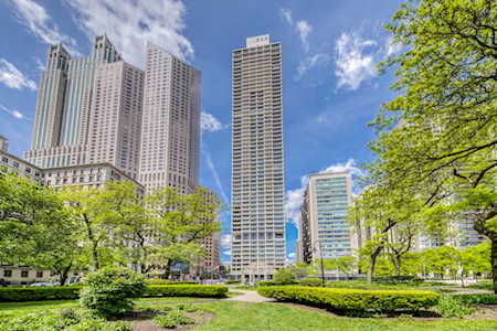 Chicago's Gold Coast Real Estate For Sale