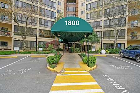 Clairmont Place Condos for Sale in Decatur | 1800 Clairmont Lake