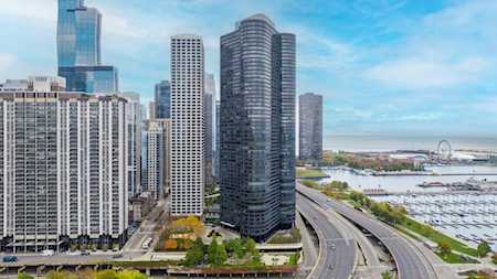 Harbor Point Condos of Chicago | 155 N Harbor Drive