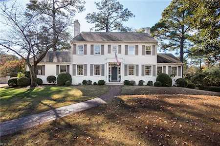 Bay Colony, The Best Neighborhoods in Virginia Beach