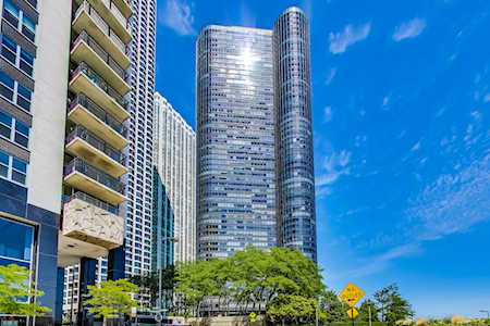 Harbor Point Condos of Chicago | 155 N Harbor Drive