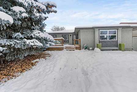 Favourite Calgary Lake Communities in 2023