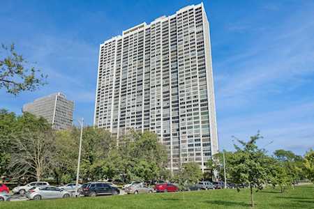 2800 Lake Shore Condos of Chicago | 2800 N Lake Shore Drive