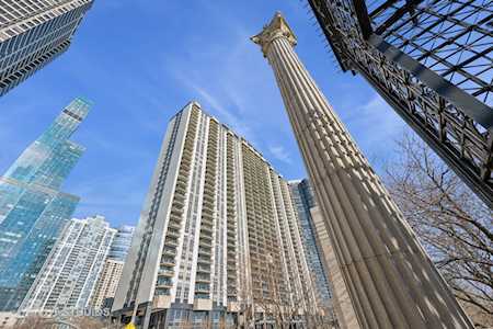 Harbor Point Condos For Sale Chicago, IL | 155 N Harbor Dr