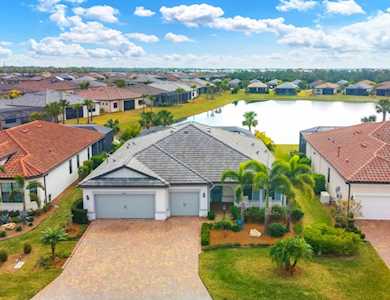 Lakewood Ranch Waterfront Homes For Sale - Lakewood Ranch, FL