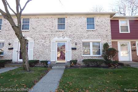 Charming Condo For Sale | 2618 Seaton Circuit, Warren, MI