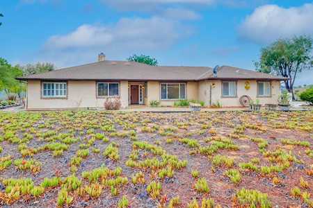 9 Reasons Valley Center San Diego Is a Great Place to Live in 2024 | 2025