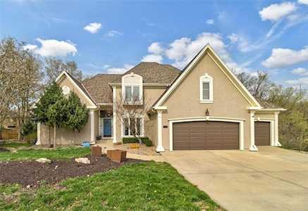 Lakewood Oaks Homes for Sale in Lee's Summit MO| Ask Cathy