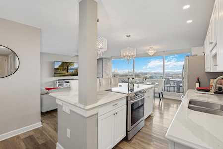 Summit Chase Condos For Sale - 1000 Urlin Avenue Grandview Heights, Ohio