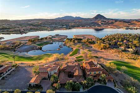 Las Vegas Luxury Homes on Waterfront