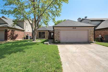 Eva Hines | DallasAndBeyond.com