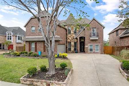 Eva Hines | DallasAndBeyond.com