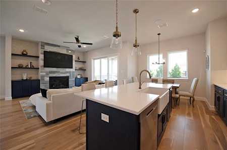 Eva Hines | DallasAndBeyond.com