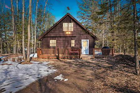Maiden Lake Homes and Cottages For Sale in Oconto County, WI
