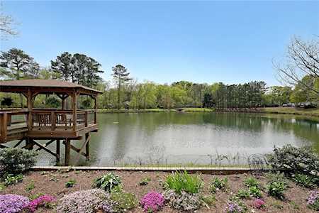Clairmont Place Condos for Sale in Decatur | 1800 Clairmont Lake