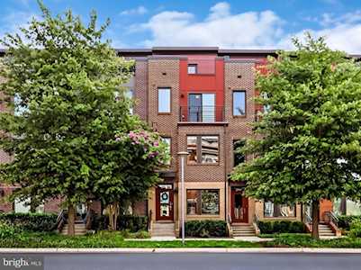 Mosaic at Merrifield - Townhomes at Mosaic District - Mosaic District ...