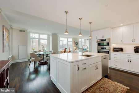 Hampden Row Bethesda - 55-Residence Luxury Condos Near Bethesda Row
