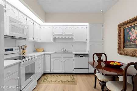 Coach Gate Condos for Sale - Louisville, KY 40207 Real Estate