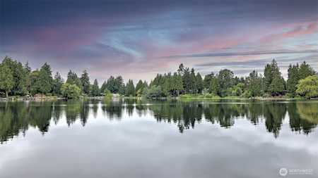 Haller Lake Waterfront Homes in Seattle, WA (Local Waterfront Specialists)