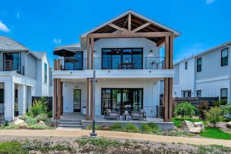 Fox Point Farms Homes For Sale (Fox Point Farms Real Estate)