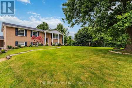 The Ultimate Guide to Living and Moving to Lucan, Ontario