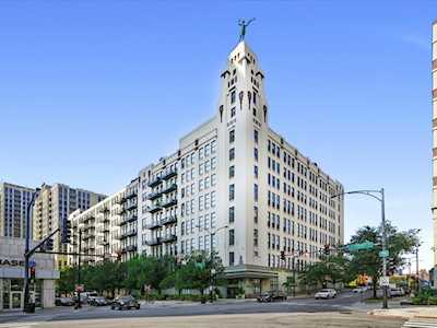 One River Place Condos of Chicago | 758 N Larrabee Street