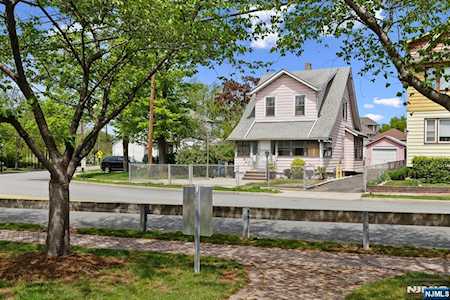 East Rutherford Homes For Sale - East Rutherford NJ Real Estate