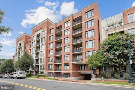 Hampden Row Bethesda - 55-Residence Luxury Condos Near Bethesda Row