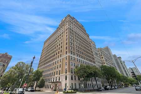Harbor House Condos of Chicago |3200 N Lake Shore Drive