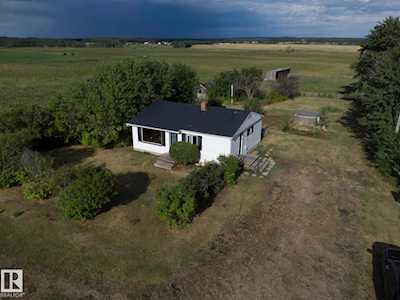 Acreages for Sale Near Edmonton - Rural Edmonton AB Real Estate