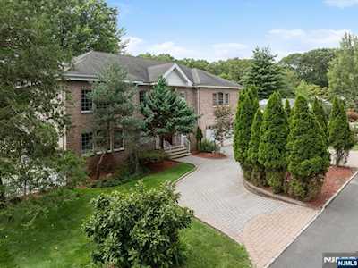 Montvale Homes For Sale - Montvale NJ Real Estate