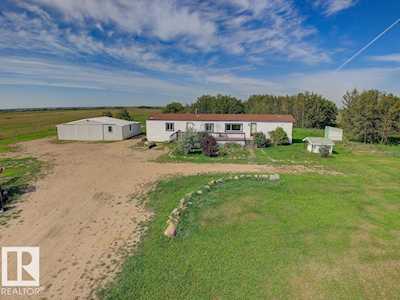 Acreages for Sale Near Edmonton | Best Edmonton Real Estate