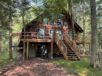 Anderson Lake Homes and Cottages For Sale in Oconto County, WI