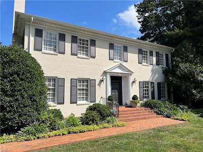 Bay Colony, The Best Neighborhoods in Virginia Beach