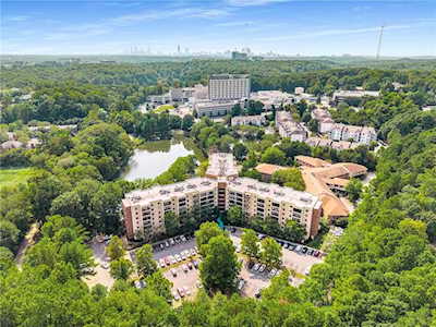 Clairmont Place Condos for Sale in Decatur | 1800 Clairmont Lake