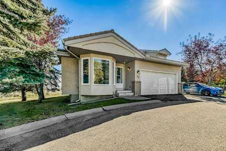 Villas for sale Calgary | Bungalow style condos in Calgary