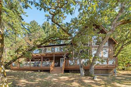 Nanaimo Oceanfront Homes - Waterfront Real Estate for sale