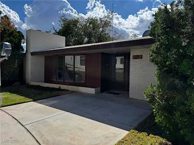 172+ Homes for sale RV PARKING in Las Vegas #1 702-882-8240