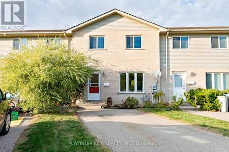 Living in or Moving to Strathroy, Ontario: Complete Guide