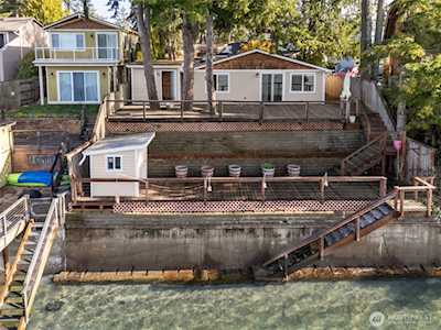 Steamboat Island Waterfront Homes (Local Waterfront Specialists)