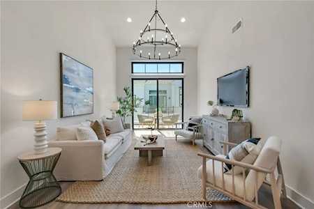 Fox Point Farms Homes For Sale (Fox Point Farms Real Estate)