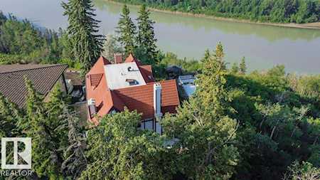 Edmonton Waterfront Homes For Sale and Riverfront Real Estate