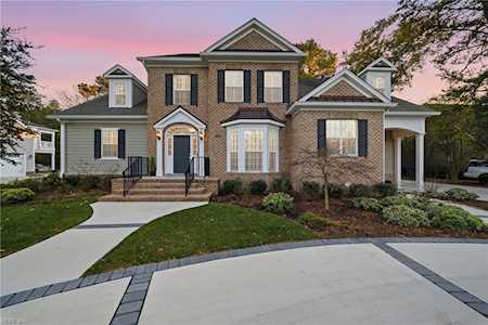 Bay Colony, The Best Neighborhoods in Virginia Beach