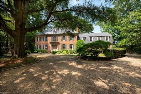 Bay Colony, The Best Neighborhoods in Virginia Beach