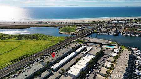 Weatherly Bay | Huntington Beach Neighborhoods