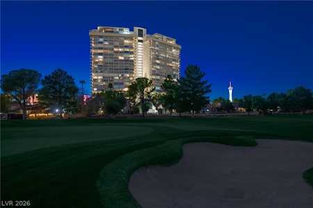 Regency Towers Las Vegas |High-Rise Living in the Las Vegas Country Club