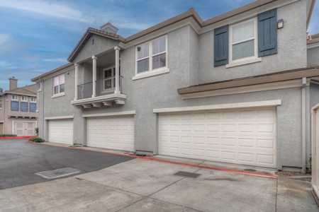 Carriage Lane Condos for Sale | Sacramento, CA