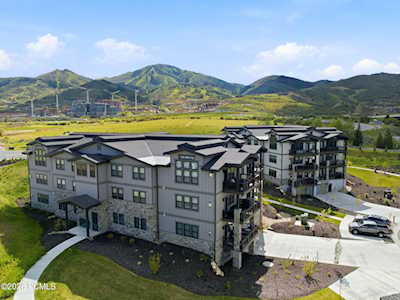 Village at the Shores - Cedar Edition Condos for Sale in Mayflower ...