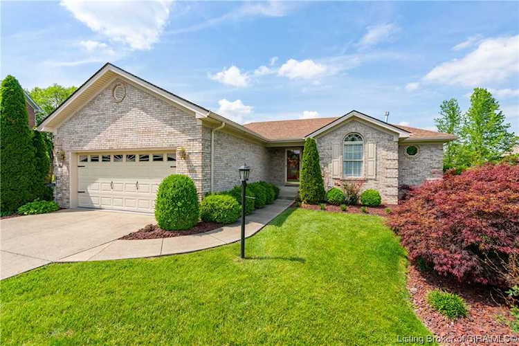 307 Doe Run Dr Sellersburg, IN 47172 | MLS 202307530