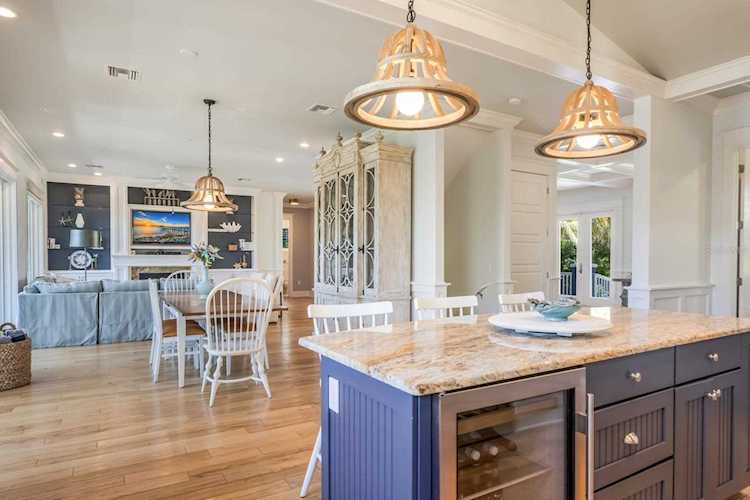 517 Blue Heron Dr Anna Maria, FL 34216 | MLS O6126273